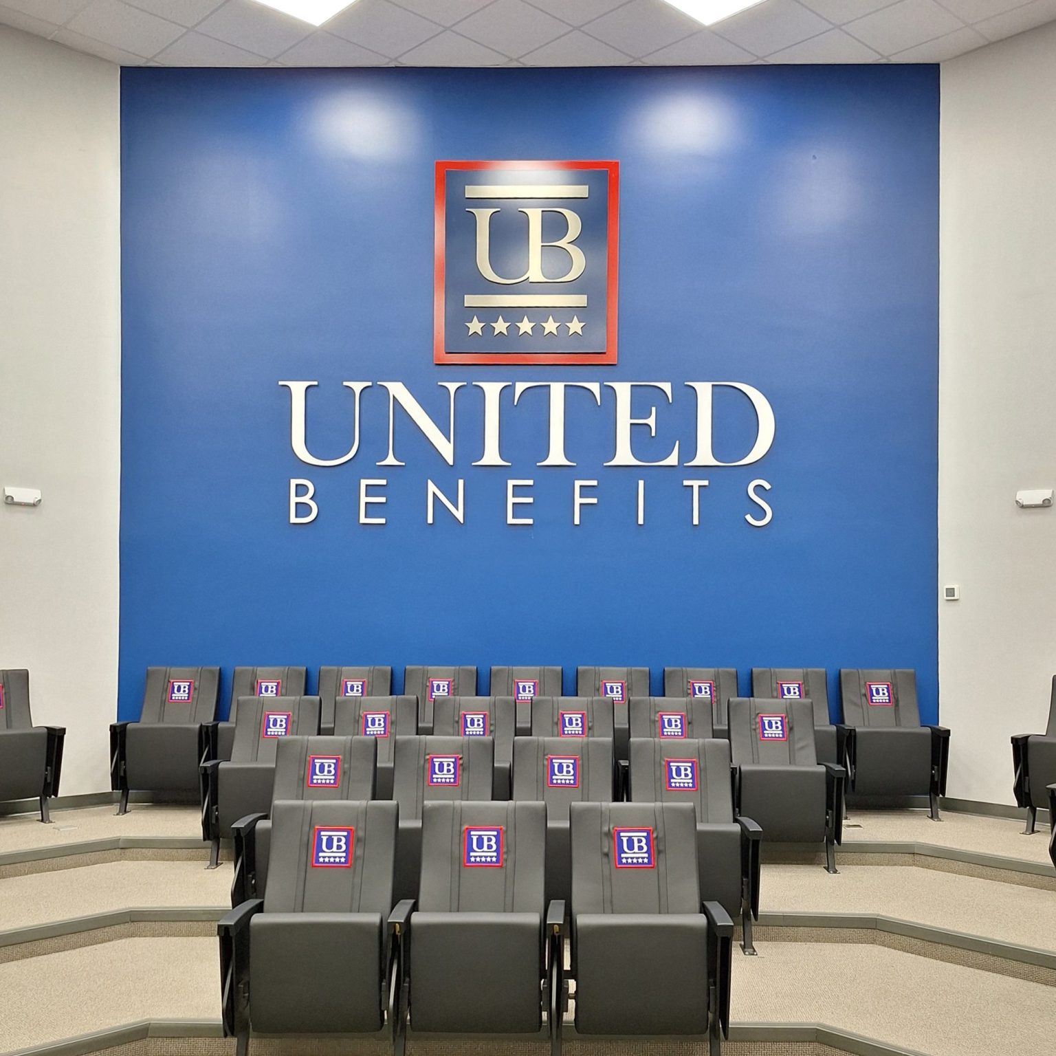 Cost-Effective Wall Upgrades for Businesses | Alabama Metal Art